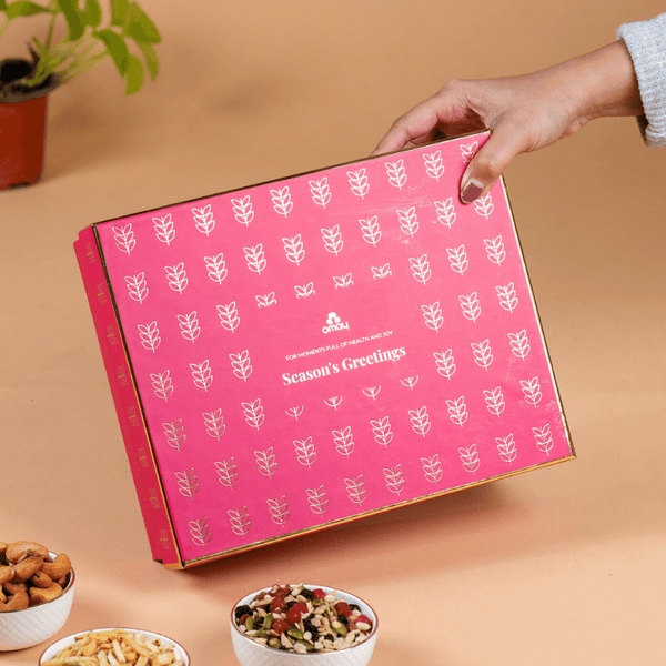 SNACK & SNUGGLE GIFT BOX - Omay Foods