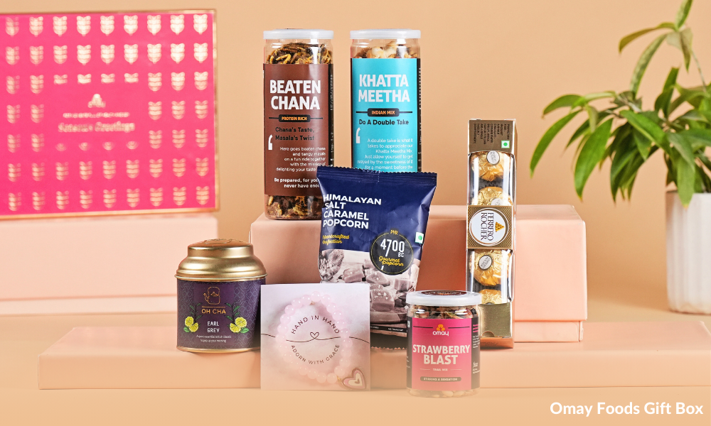 SNACK & SNUGGLE GIFT BOX - Omay Foods